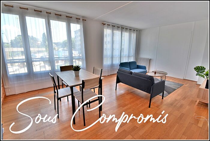 Appartement à vendre - Évreux, Navarre - 5 pièces - 4 chambres