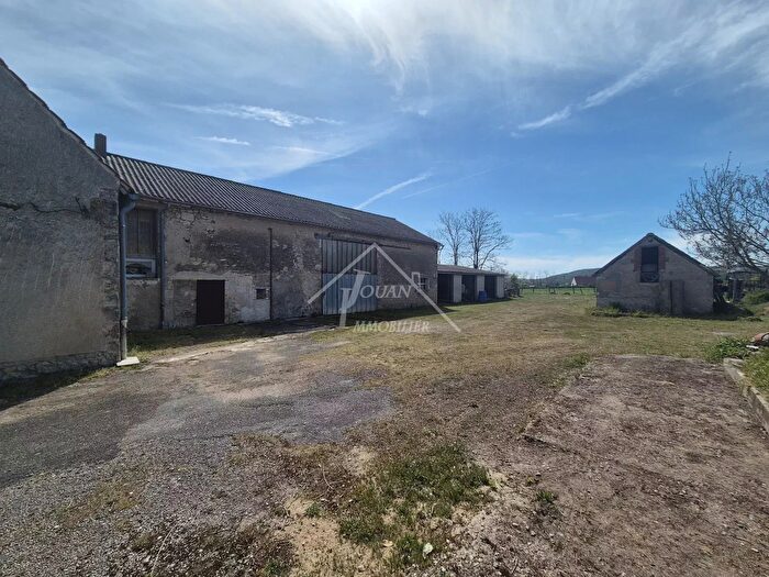 Maison à vendre - Saint-Germain-de-Salles - 5 pièces - 2 chambres