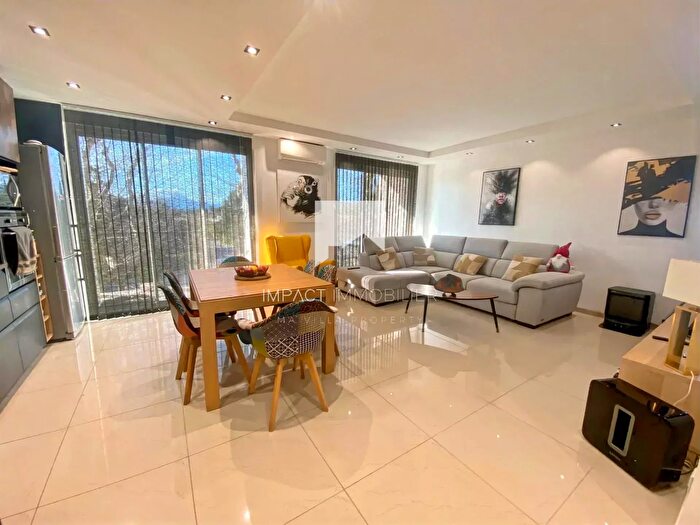 Appartement à vendre - Hyères, Gare, Godillot - 4 pièces - 3 chambres