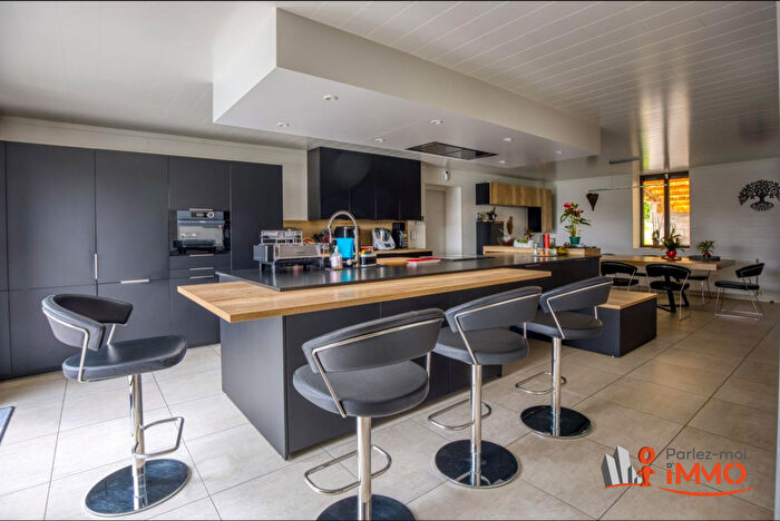 Maison à vendre - Jayat - 8 pièces - 4 chambres