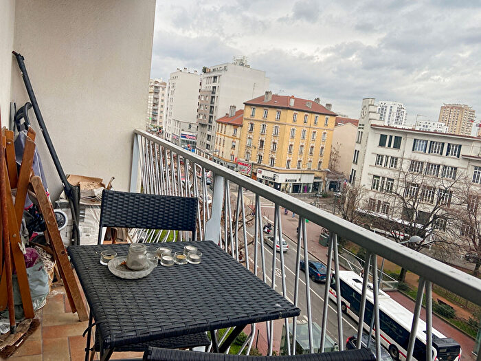 Maisons à vendre et appartements à louer - 1