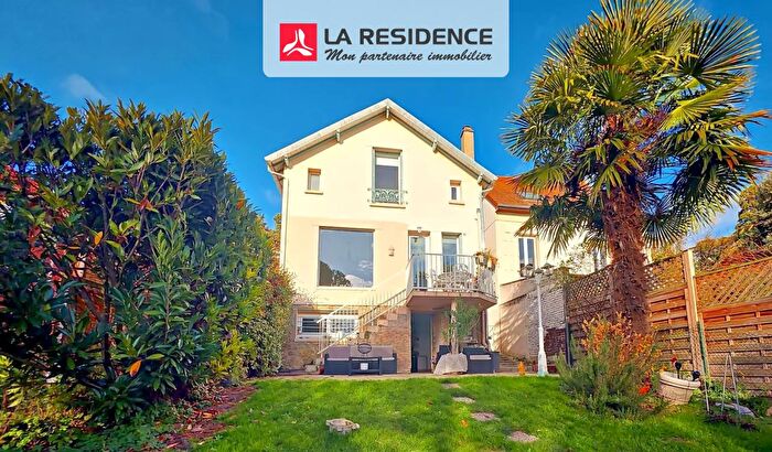 Maison à vendre - Chatou, Est - 5 pièces - 3 chambres