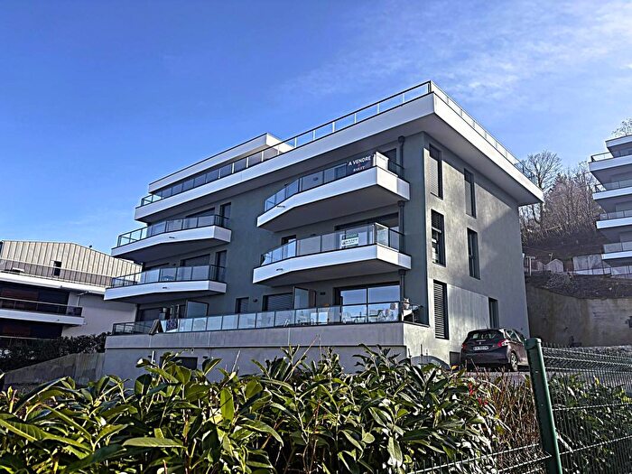 Appartement à vendre - Évian-les-Bains - 4 pièces - 3 chambres