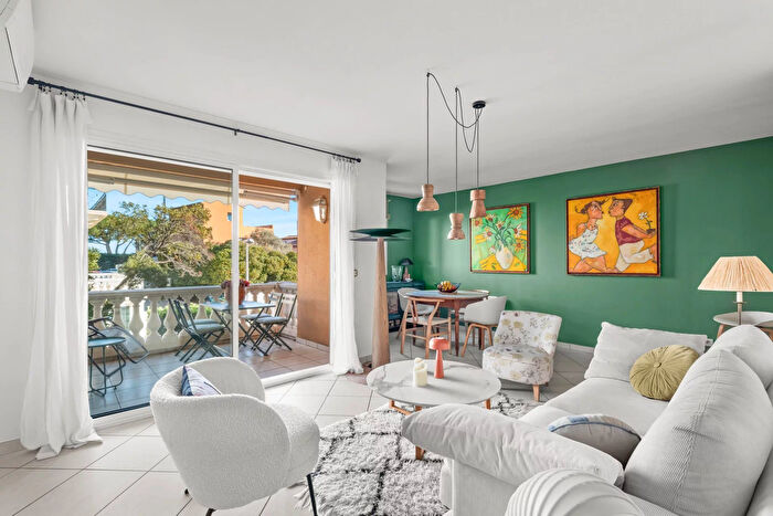 Appartement à vendre - Sainte-Maxime, Centre-ville, Pléiades - 4 pièces - 2 chambres