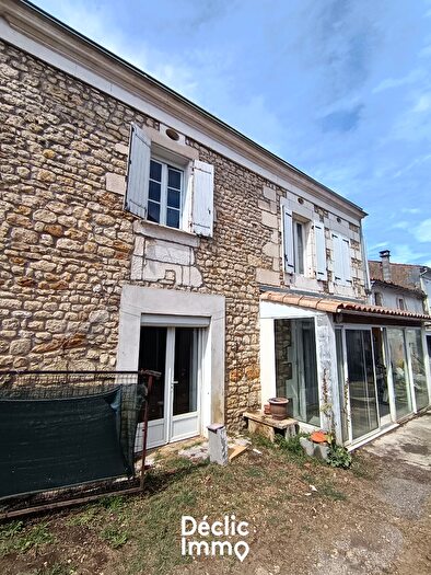 Maison 5 pièces à Saint-Sulpice-d'Arnoult, à vendre