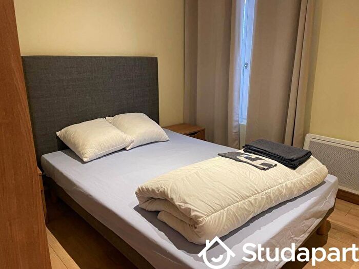 Place Carnot, Douai - Appartement 2 pièces à louer