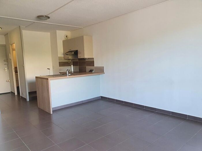 Appartement à louer - Nîmes, collines - 2 pièces - 1 chambre