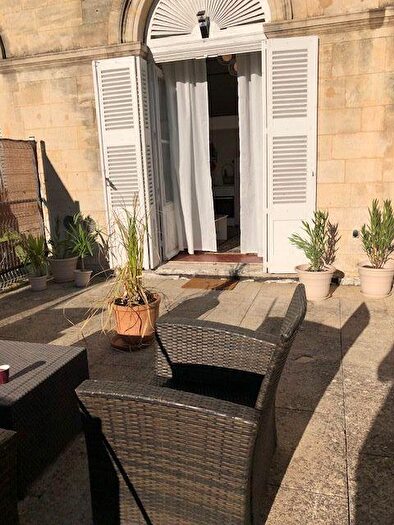 Appartement à vendre - Beaucaire, Centre-ville - 2 pièces - 1 chambre