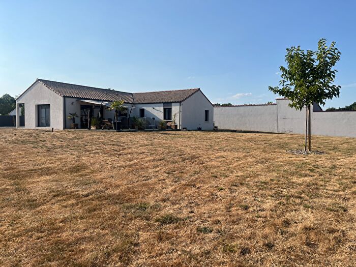 Saint-Lumine-de-Coutais : Maison 5 pièces à louer