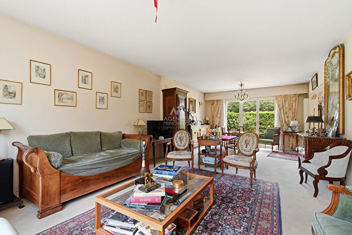 Maison 8 pièces à vendre à Fourqueux