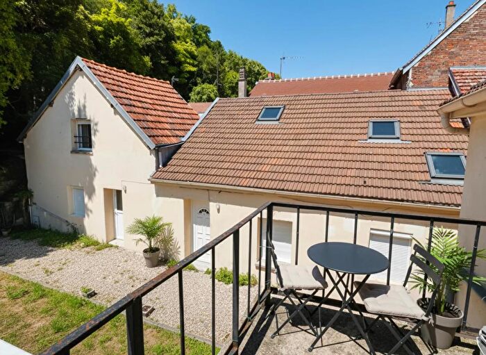 Maison à vendre - Ivry-la-Bataille - 4 pièces - 5 chambres