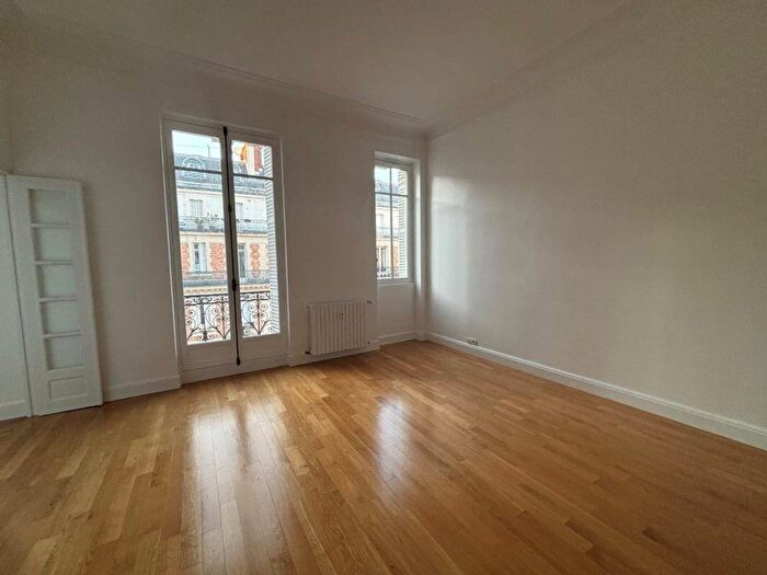 Appartement à louer - Legendre-Lévis, Paris ème arrondissement - 3 pièces - 2 chambres