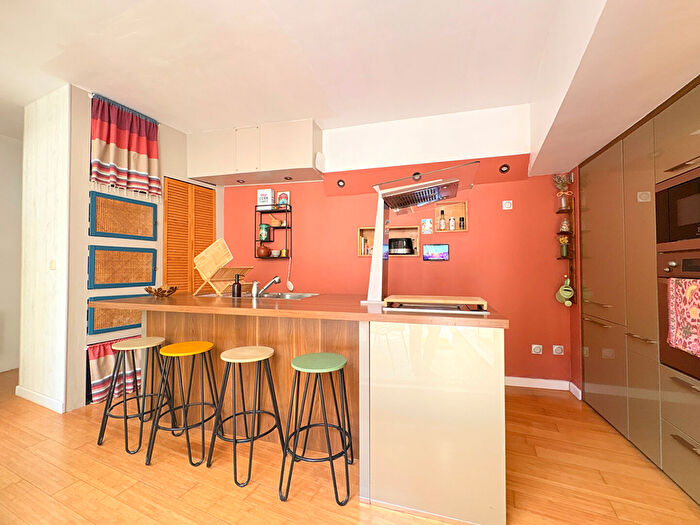 Appartement à vendre - Pertuis, Centre-ville, Fours à Chaux, Claret - 5 pièces - 4 chambres