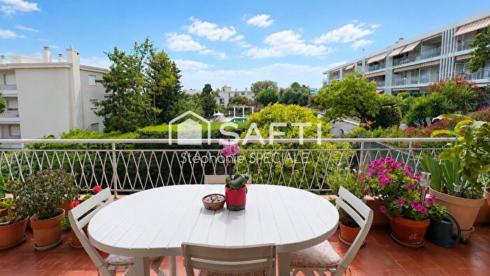 Antibes, Antibes-les-Pins, Trianon, Le Fournel, Peyregoue : Appartement 3 pièces à vendre