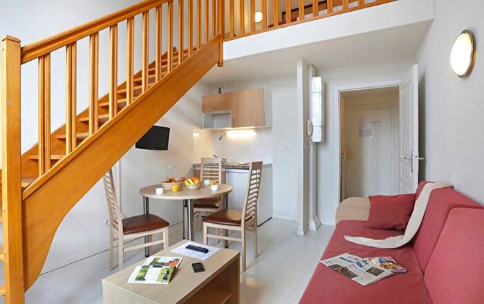 Appartement à louer - Coteau Ouest-Les Forges Est, Épernay - 1 pièce