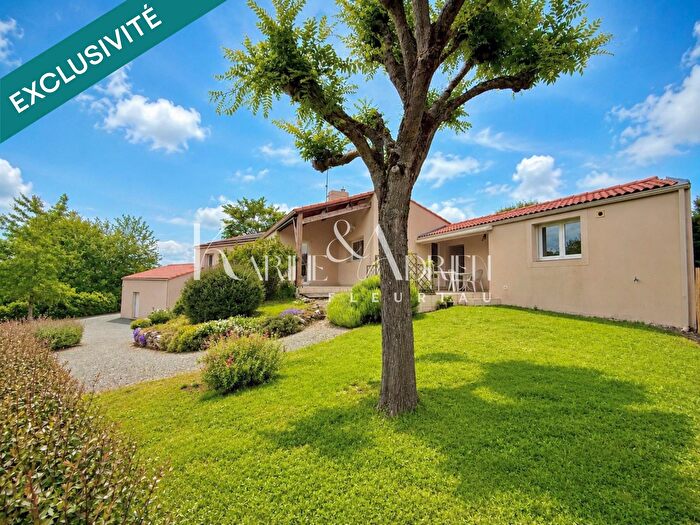 Maison 9 pièces à vendre - Longèves