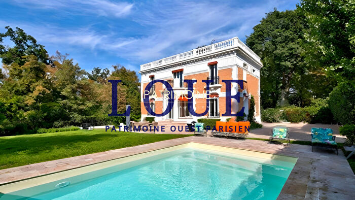 Maison à louer - Saint-Germain-en-Laye, Hennemont - 10 pièces - 5 chambres