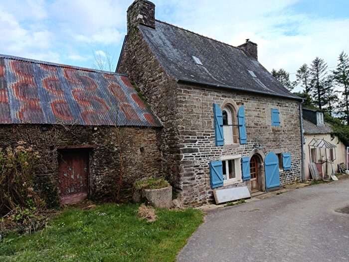 Maison à vendre - Poullaouen - 6 pièces - 2 chambres