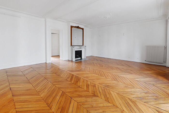 Appartement 4 pièces à louer à Paris 8ème, Mairie