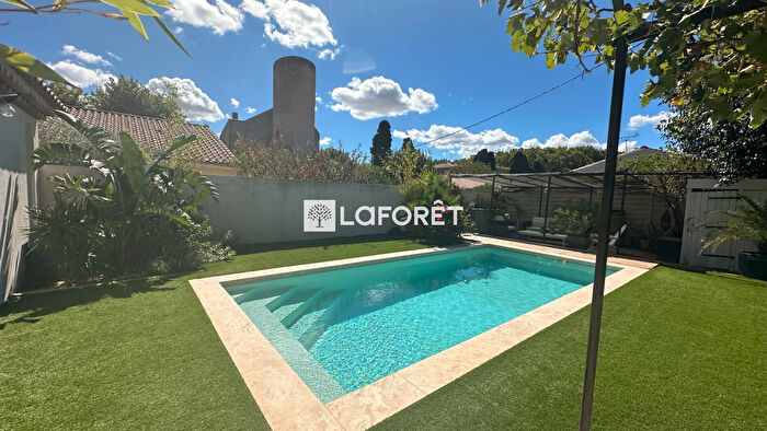 La Fare-les-Oliviers : Maison 6 pièces à vendre