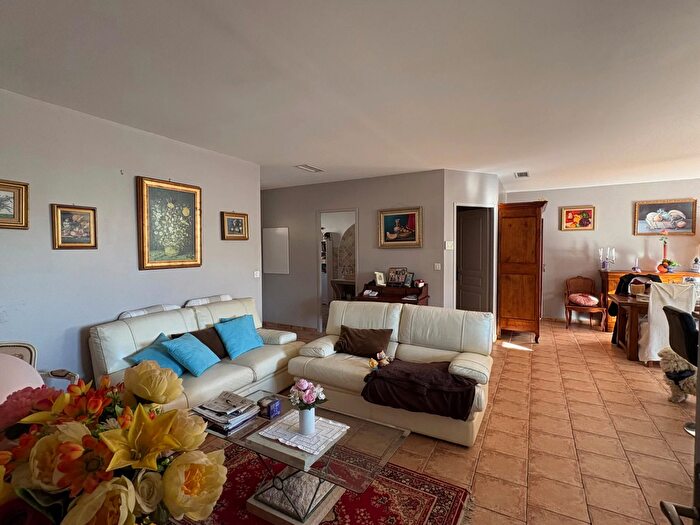 Maison à vendre - Moussan - 6 pièces - 4 chambres