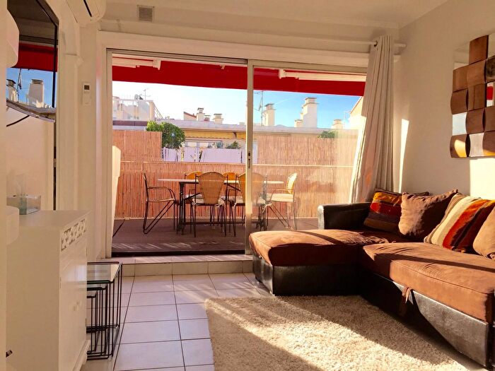 Appartement à vendre - Cannes, Pointe Croisette - 2 pièces - 1 chambre