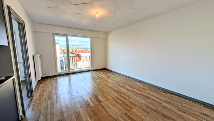 Appartement à louer - Mulhouse, Bourtzwiller - 4 pièces - 3 chambres