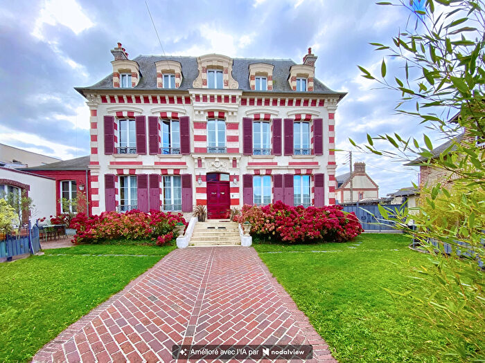Dives-sur-Mer : Maison 15 pièces à vendre