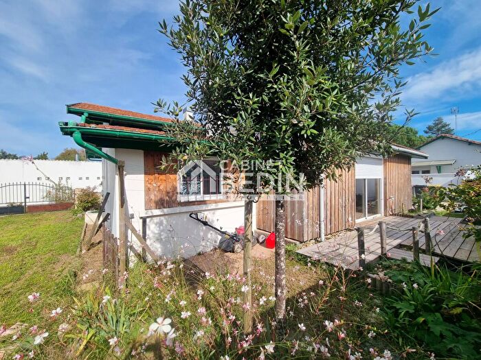 Maison à vendre - Gujan-Mestras, Centre-ville - 5 pièces - 4 chambres