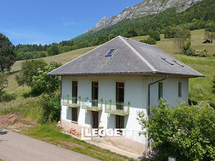 Doucy-en-Bauges : Maison 9 pièces à vendre
