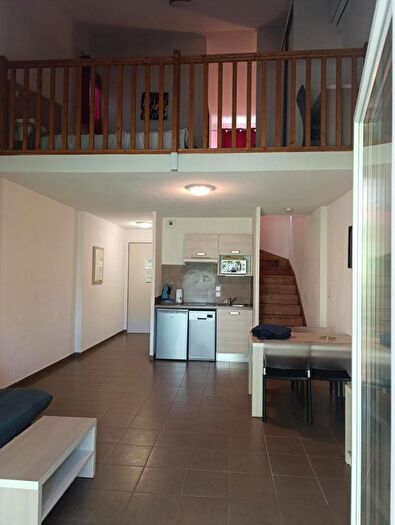 Appartement à louer - Saint-Christol - 2 pièces - 1 chambre