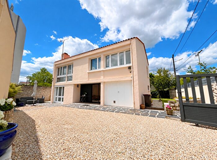 Maison 6 pièces à Cognac, Champ de Foire, à vendre