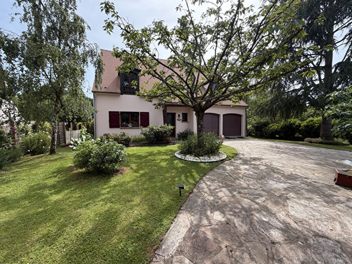 Maison 6 pièces à vendre à Le Mesnil-Saint-Denis