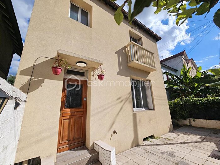 Maison à vendre - Noisy-le-Sec, Petit Noisy - 4 pièces - 3 chambres