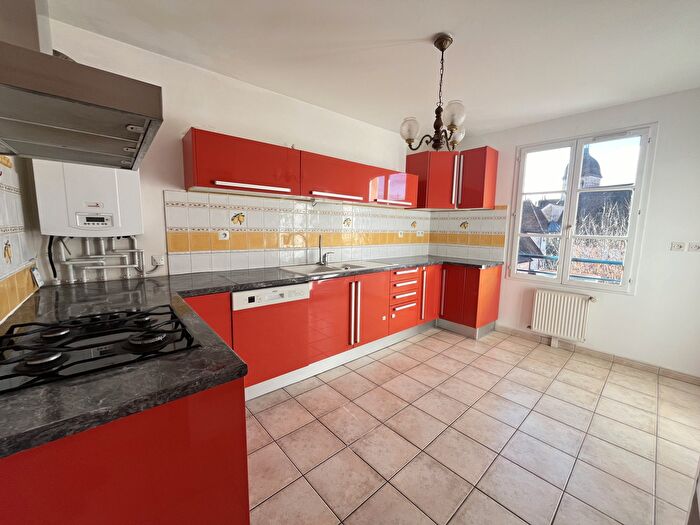 Appartement à louer - Beaune, Centre-ville - 5 pièces - 4 chambres