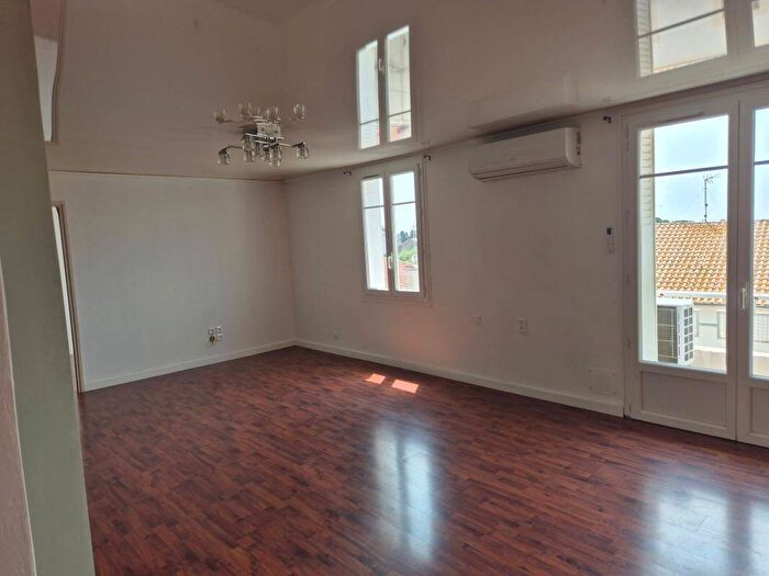 Appartement à louer - Du Guesclin, Béziers - 3 pièces - 2 chambres