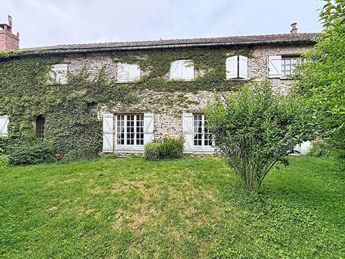Maison 8 pièces à Orvilliers, à vendre