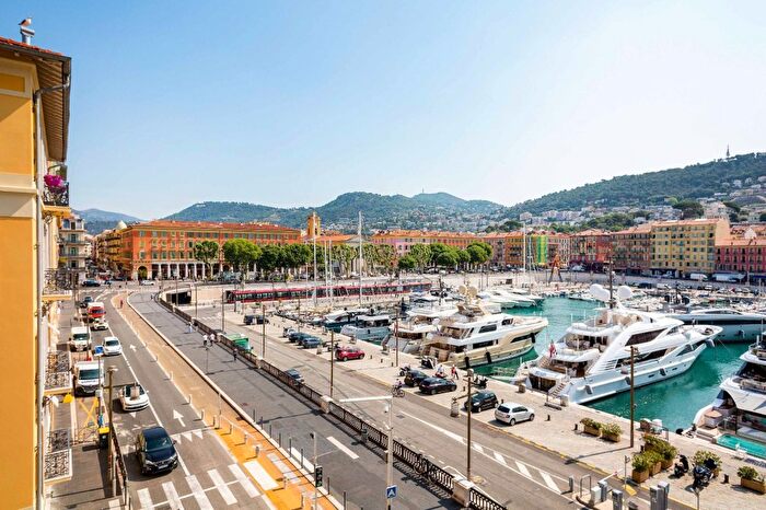 Appartement à vendre - Nice, Le Port - 2 pièces - 1 chambre