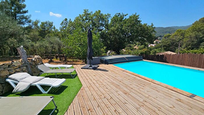 Maison 6 pièces à Callas, à vendre