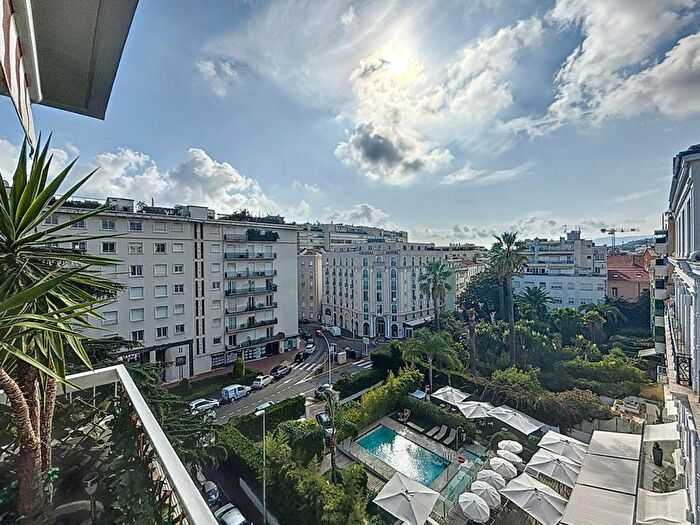 Appartement à vendre - Cannes, Centre-ville - 3 pièces - 2 chambres