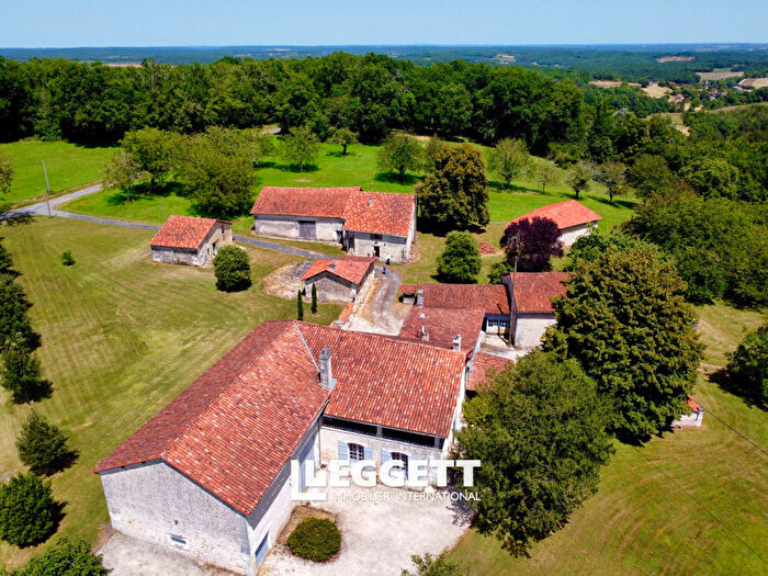 Maison à vendre - Grand-Brassac - 12 pièces - 8 chambres