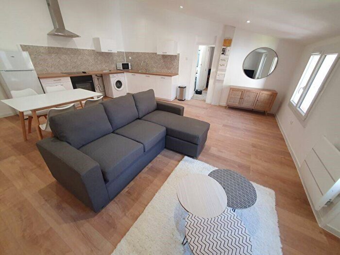 Appartement à louer - Barjols - 2 pièces - 1 chambre