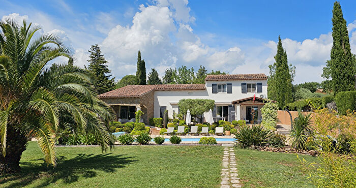 Maison à vendre - Bagnols-en-Forêt - 7 pièces - 5 chambres