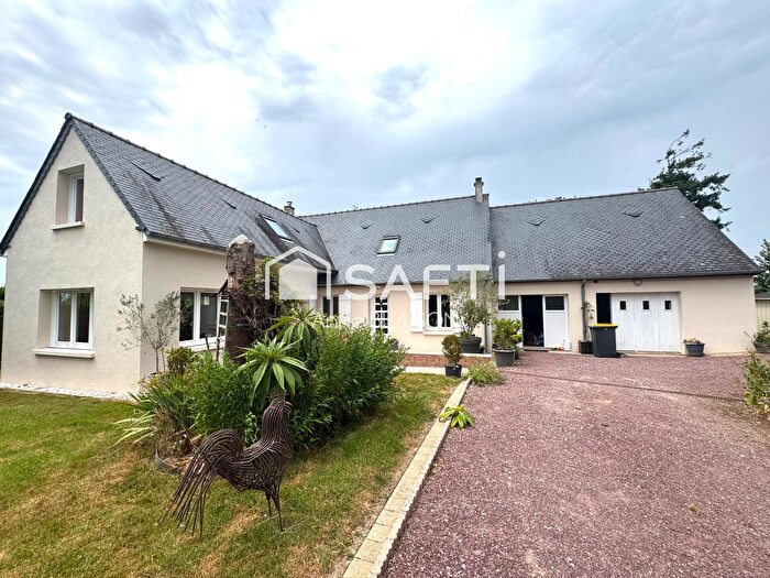 Maison 8 pièces à Brix, à vendre