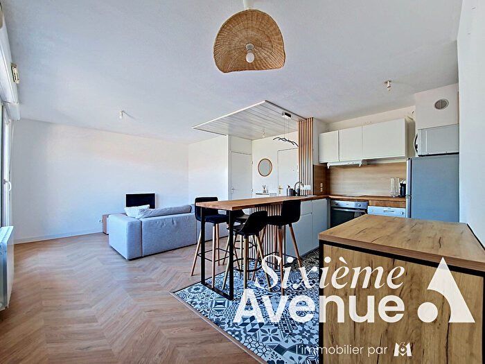 Appartement à vendre - Bourgoin-Jallieu, Centre-ville, Pont Saint-Michel - 2 pièces - 1 chambre