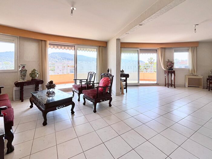 Hyères, Gare, Godillot : Appartement 5 pièces à vendre