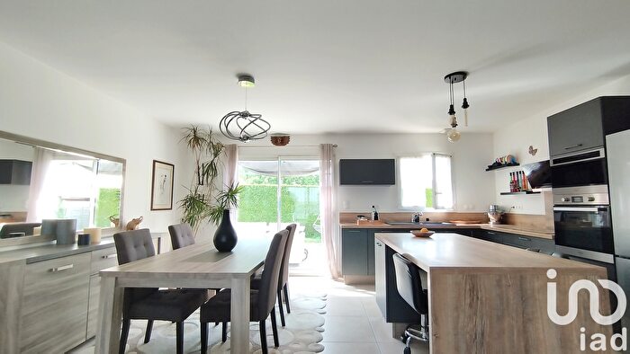 Maison à vendre - Menneval - 6 pièces - 5 chambres