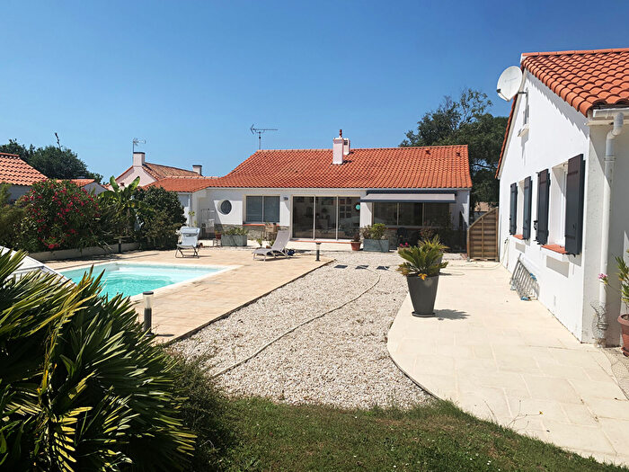 Maison à vendre - Le Fenouiller - 6 pièces - 3 chambres