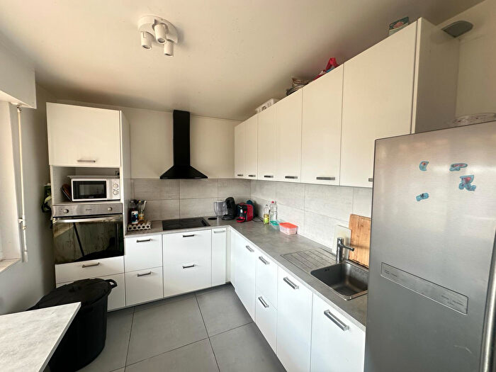 Appartement à vendre - Évry, Les Epinettes - 7 pièces - 6 chambres