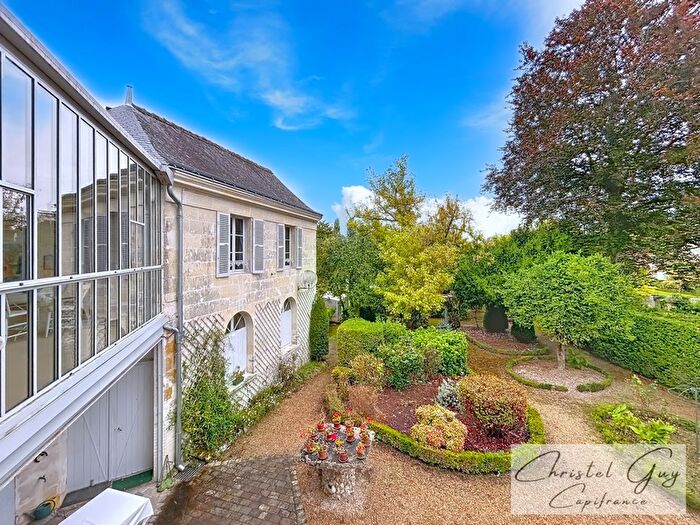 Maison à vendre - La Chartre-sur-le-Loir - 10 pièces - 6 chambres